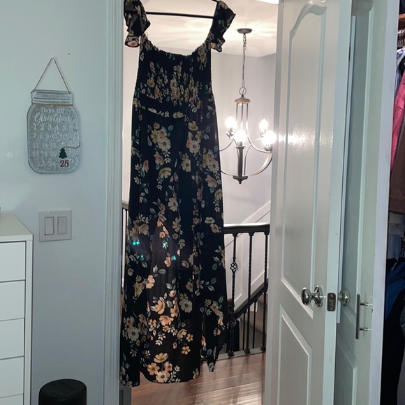 privy | Dresses | Black Floral Privy Maxi Dress | Poshmark